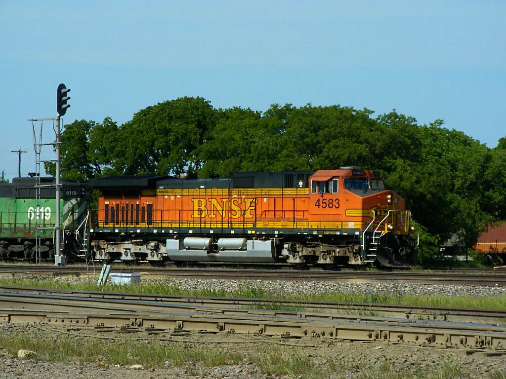 BNSF 4583